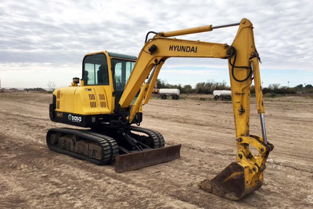 Mini retro excavadora Hyundai R55-7 – DASA – Ingeniería y Servicios